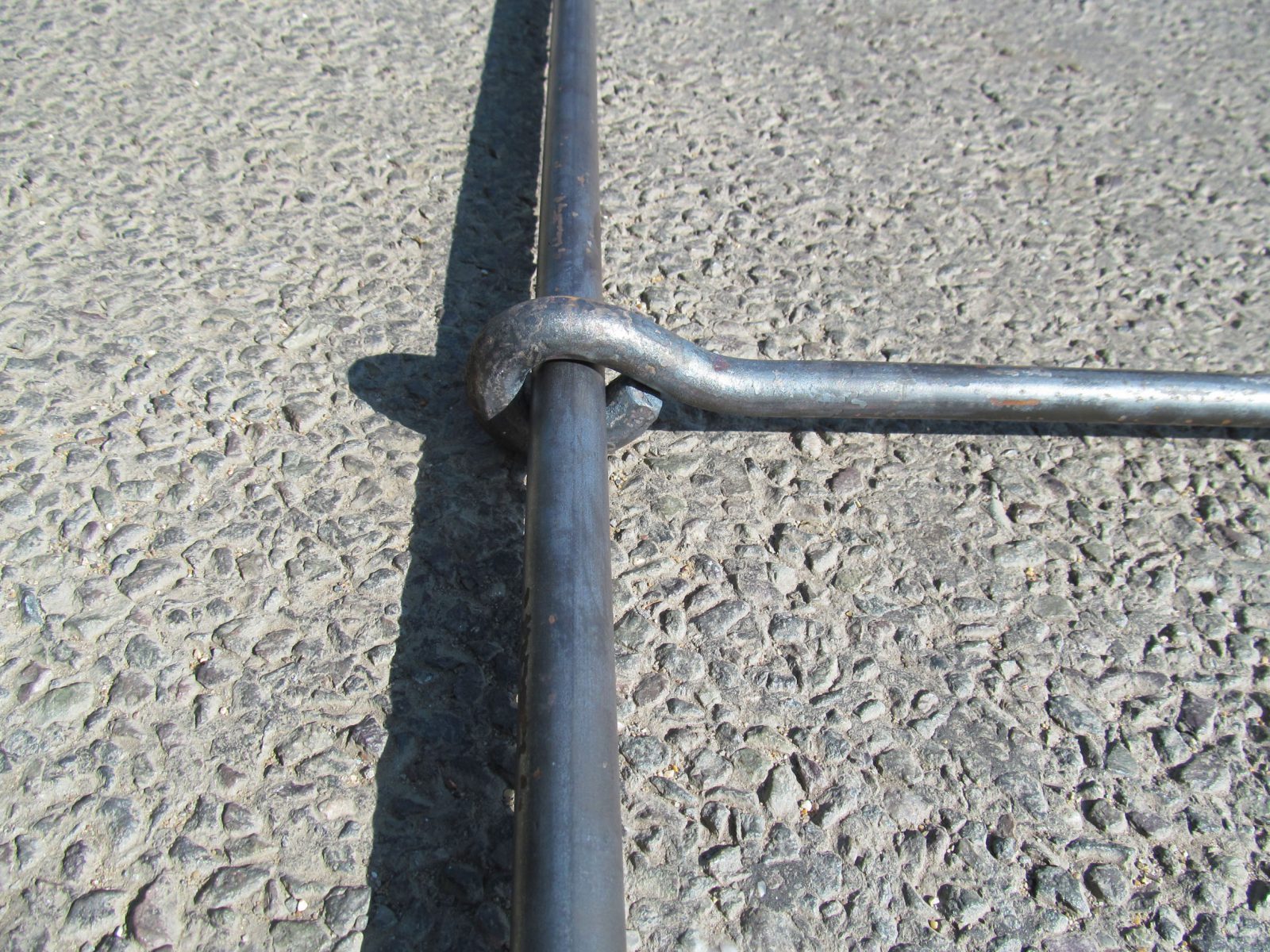 Retaining bars - Forged Ironmongery