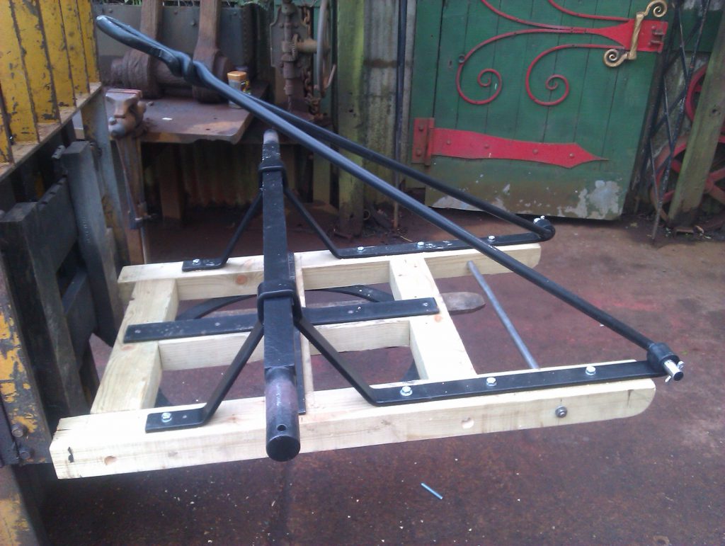 Full axles with floor mounts - Front - Forged Ironmongery
