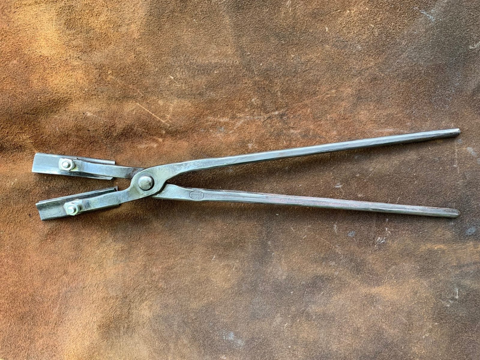 Victory Tools Universal Bladesmith Tongs - Forged Ironmongery