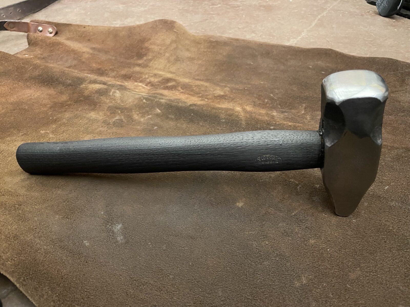 New Victory Tools Blacksmith's Pro Forging Rounding Hammer 1kg, 1.5kg ...
